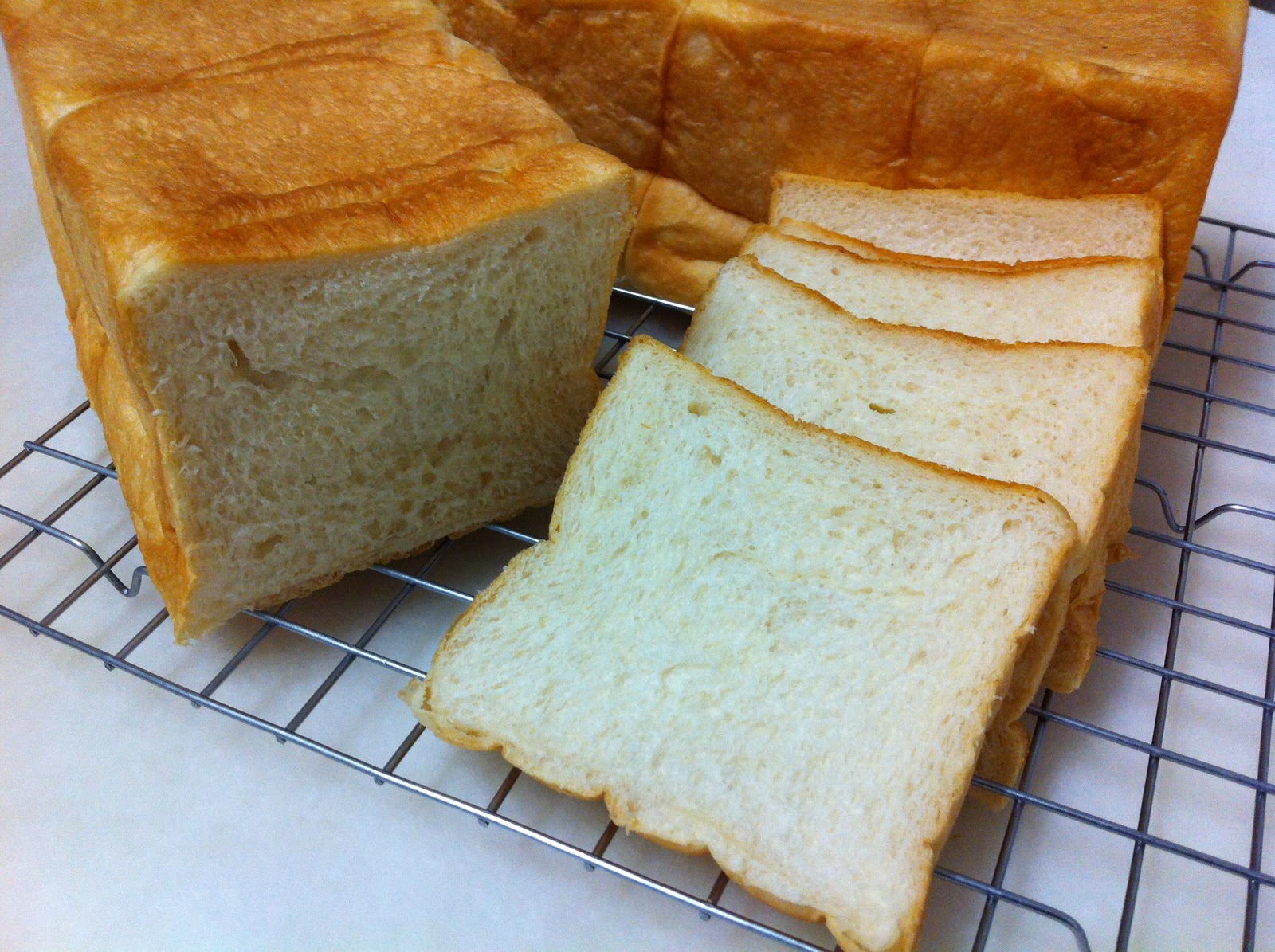 Vinnie Baking Paradise: Milk Sandwich Loaf